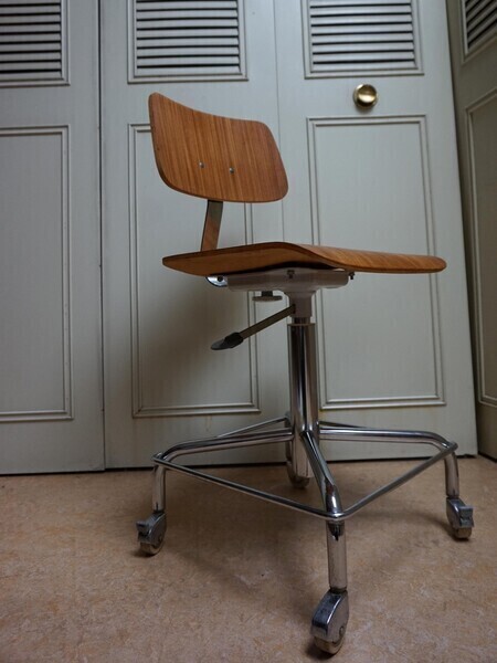 Vintage plywood doktersstoel, architectenstoel